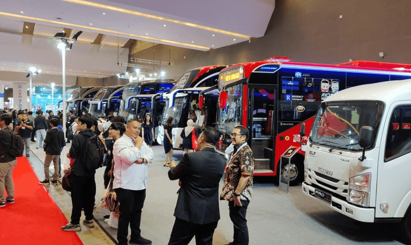 How Charter Buses Bring People Together for Biggest Events